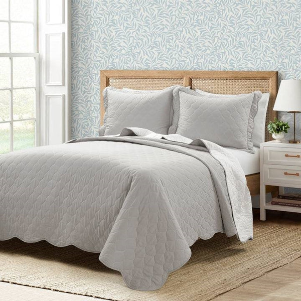 Full/Queen White Grey Scalloped Edge Reversible Thin Light Quilt Set ...